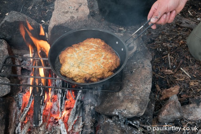 How To Make Garlic Pan Bread On A Campfire