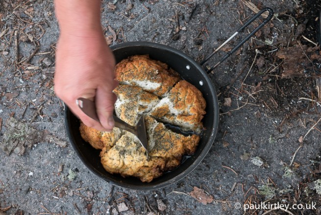 How To Make Garlic Pan Bread On A Campfire